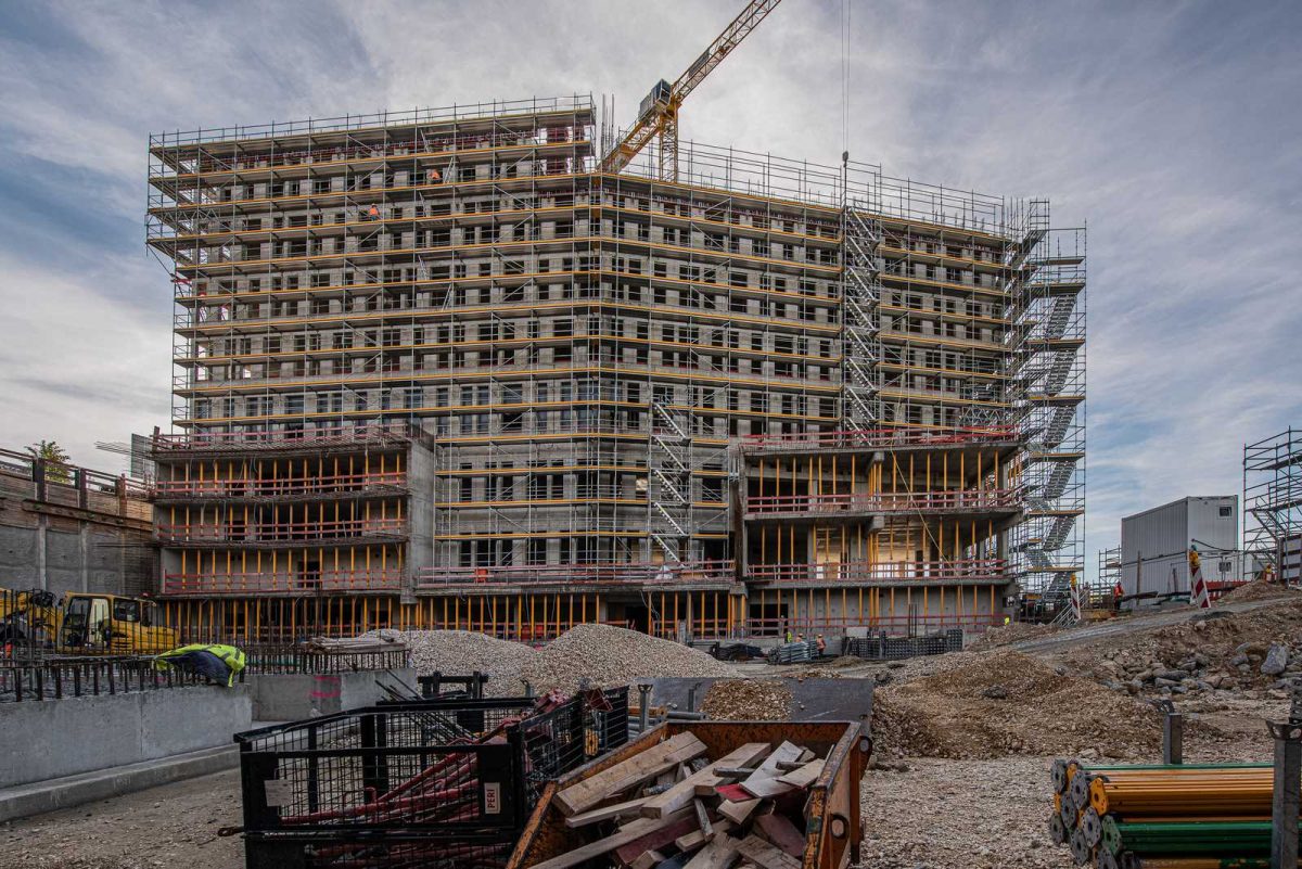 Die drei Bürotürme der Universelle Ulm im Science Park III wachsen ...